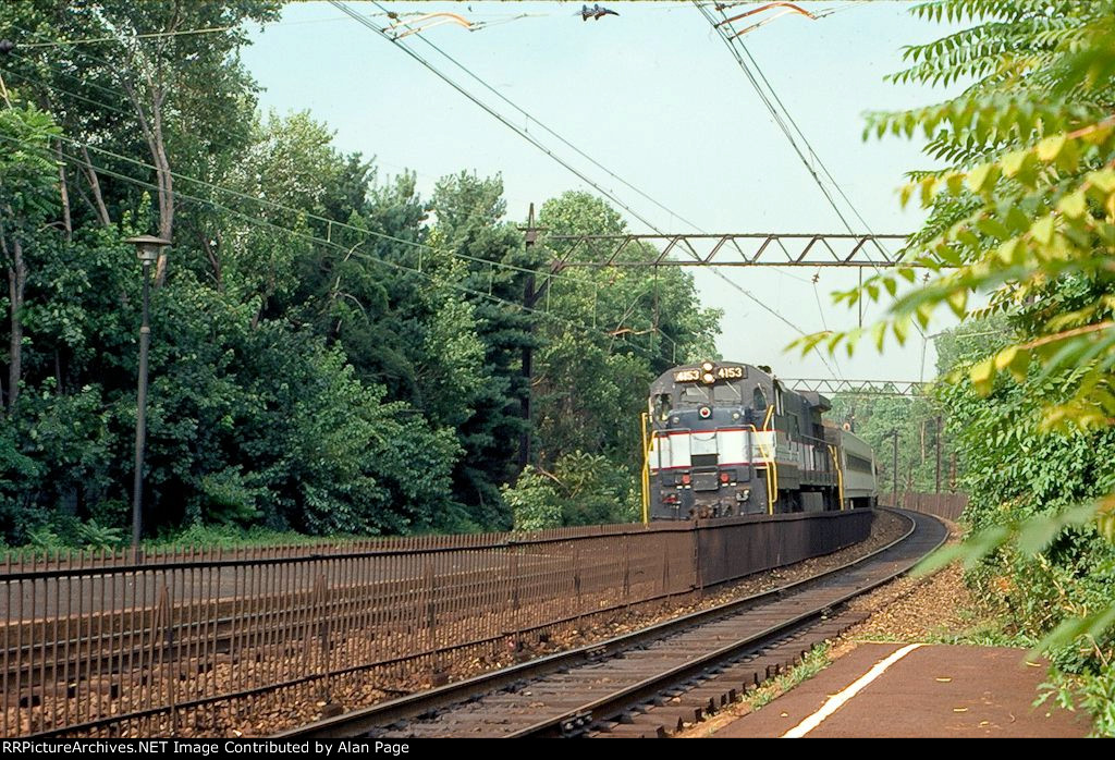 CR-operated NJDOT U34CH 4153 (ex-EL 3353)
